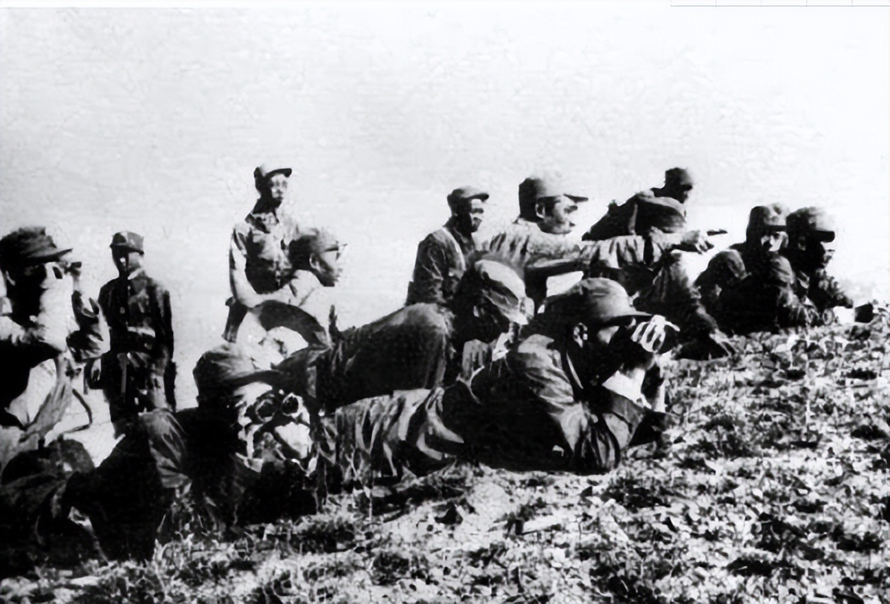 In 1946, when more than 6,000 PLA troops were besieged by 30,000 enemy ...