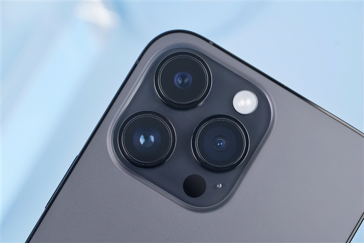 Comparison of two high-end flagships: who is better at iPhone 14 series and Huawei Mate50 series ...