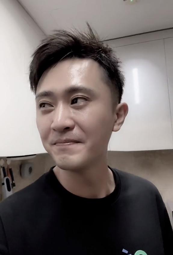 Yang Fan: He is a wife-loving person who puts on a "pink apron" and ...