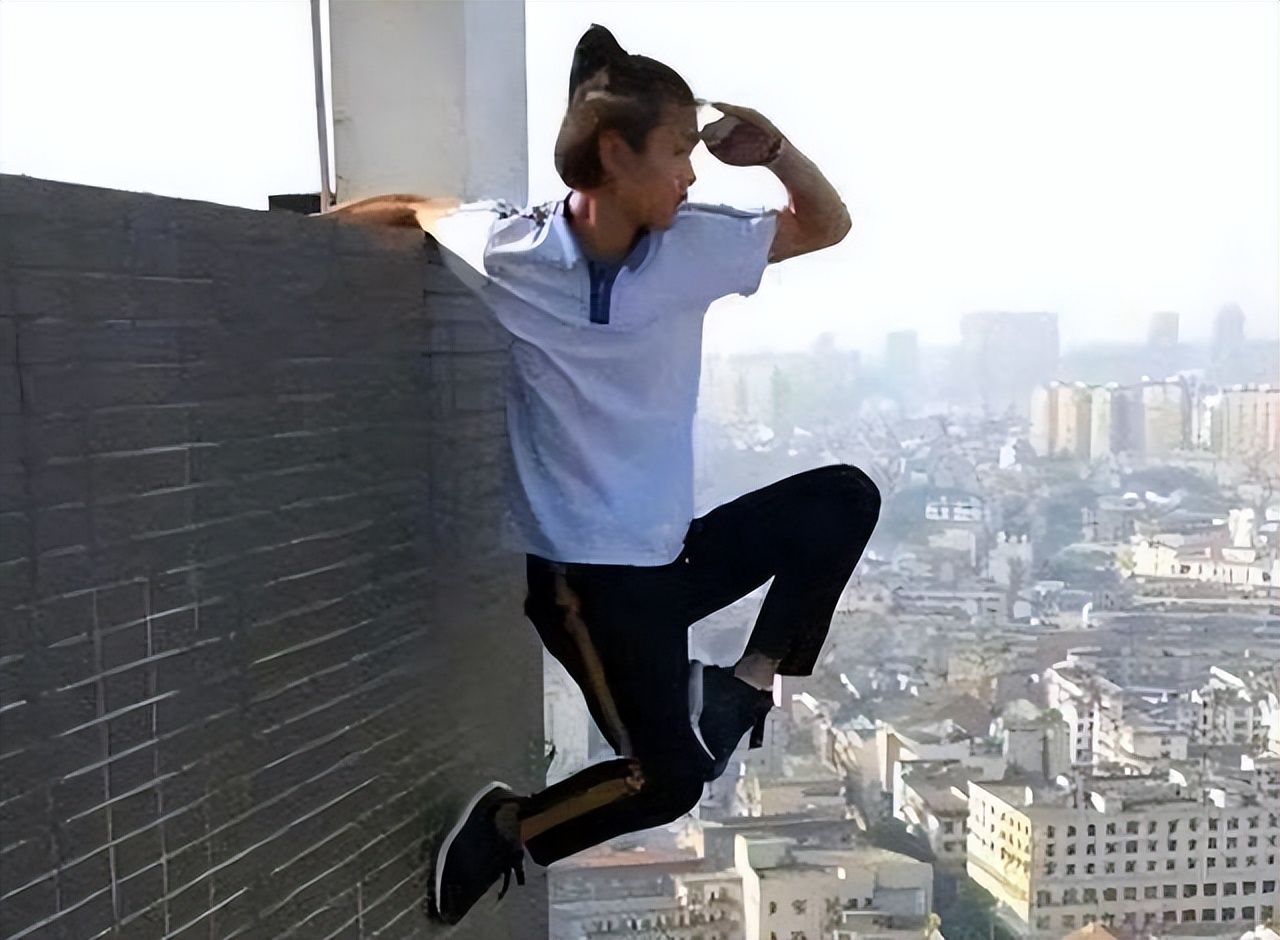 In 2017, Wu Yongning shot an extreme video and fell to his death, his stepfather: he didn't fall ...
