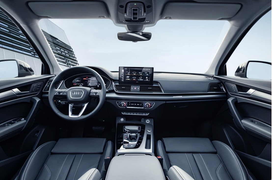 Face the number one opponent! Can the Audi Q5L beat the BMW X3? - iNEWS