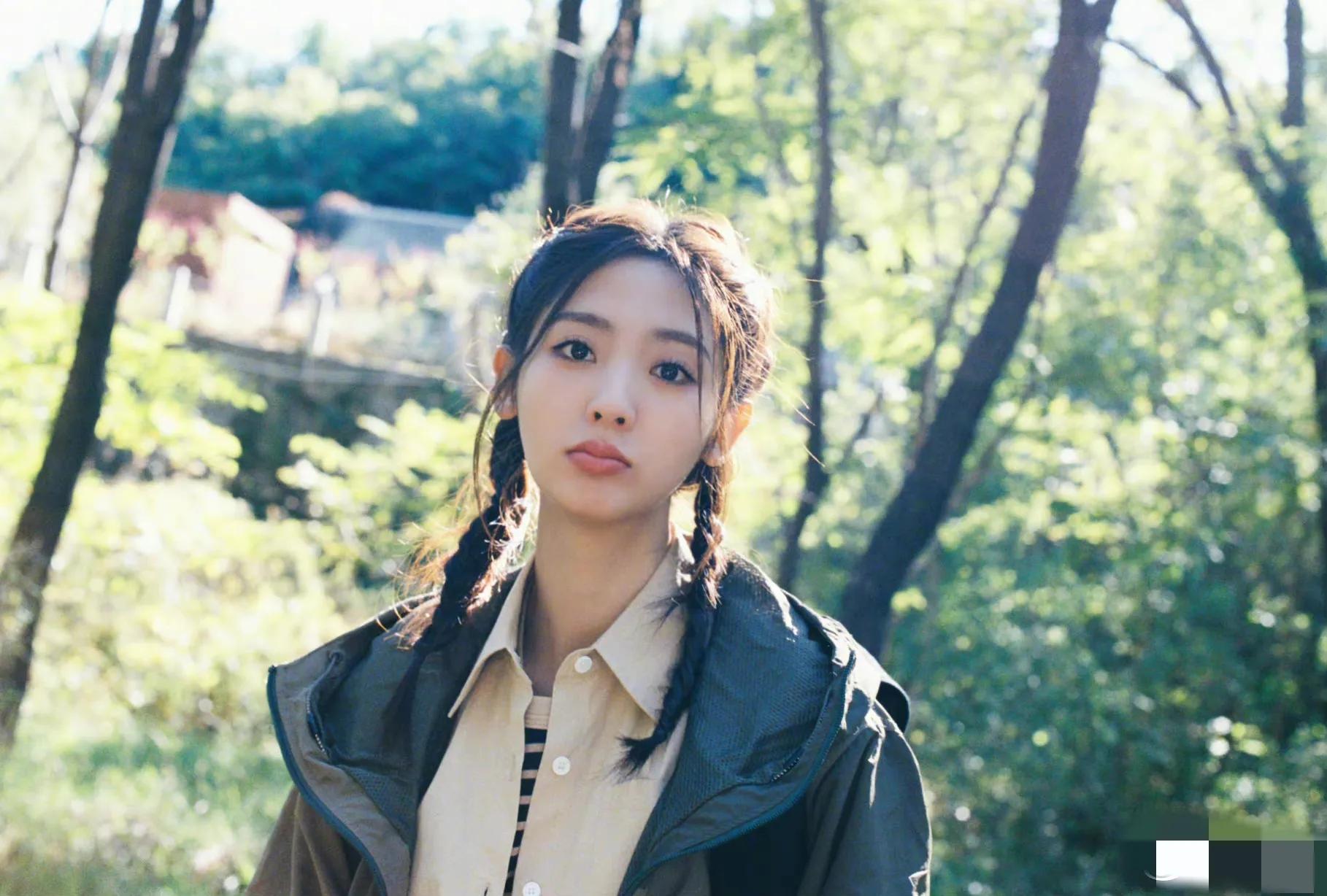 Xing Fei took pictures of the outdoor nine-square grid, the double ...