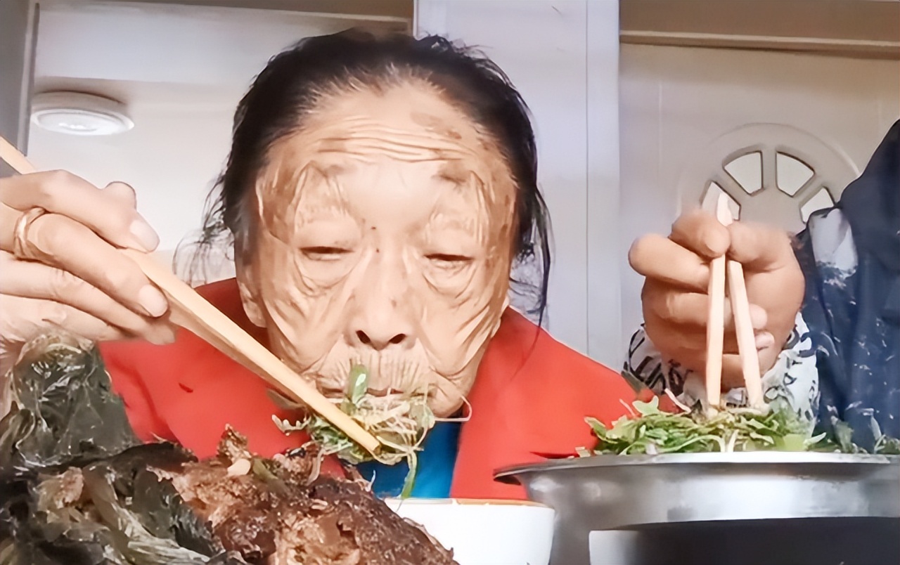 Li Yucheng live broadcast to show off his wealth?Reply to the netizens ...