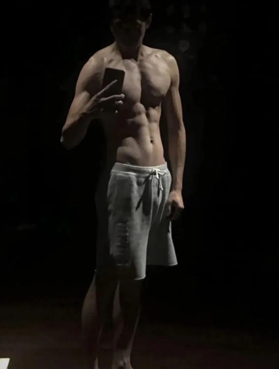 Those decent middle-aged people have developed an "anti-greasy physique ...