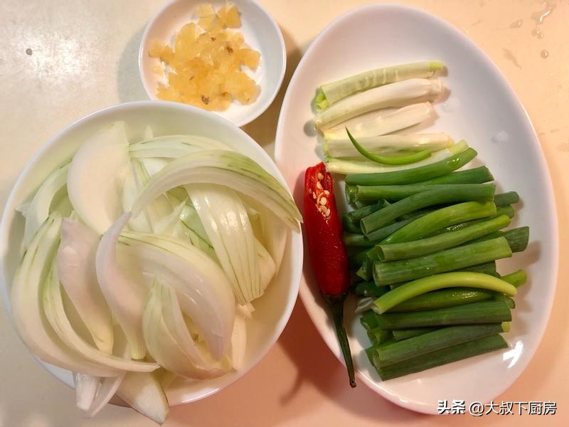 Scallion fried in this way, the meat is tender, not oily, healthy and ...