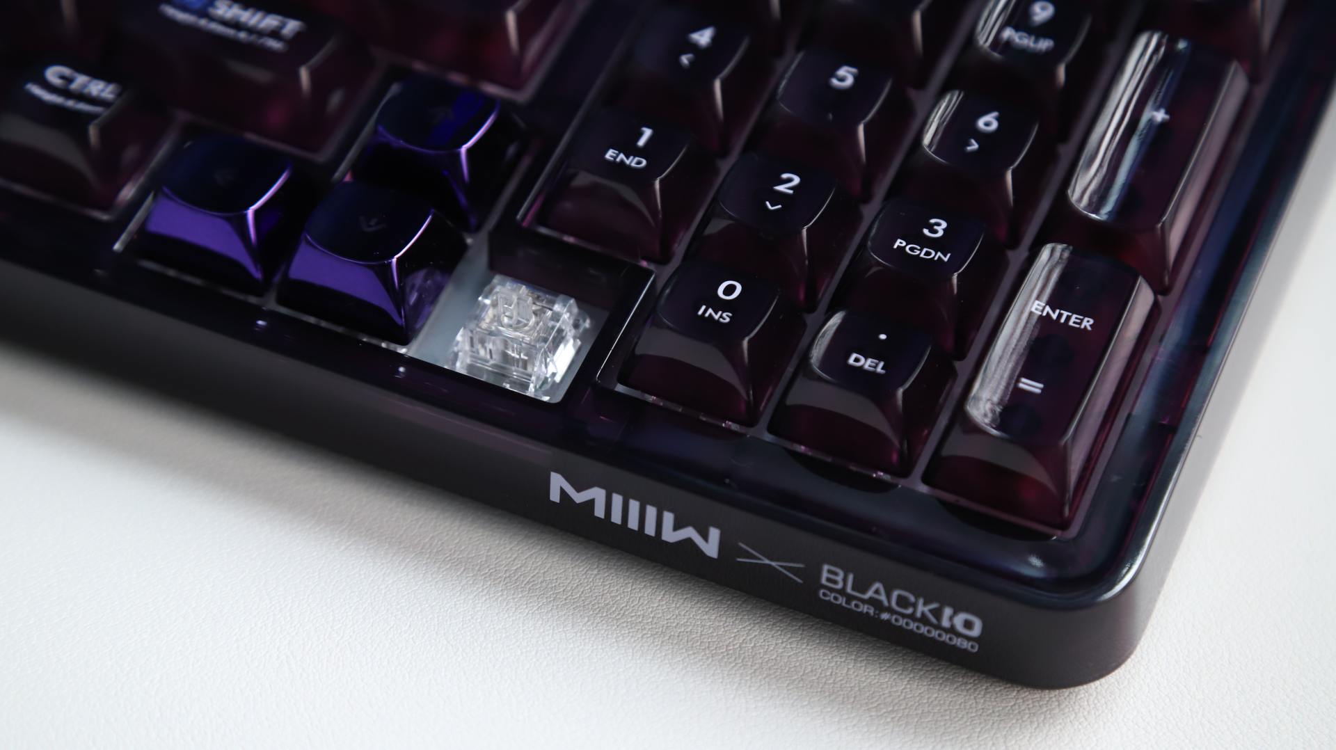 Customized new playthings for players, black crystals "from outer space ...