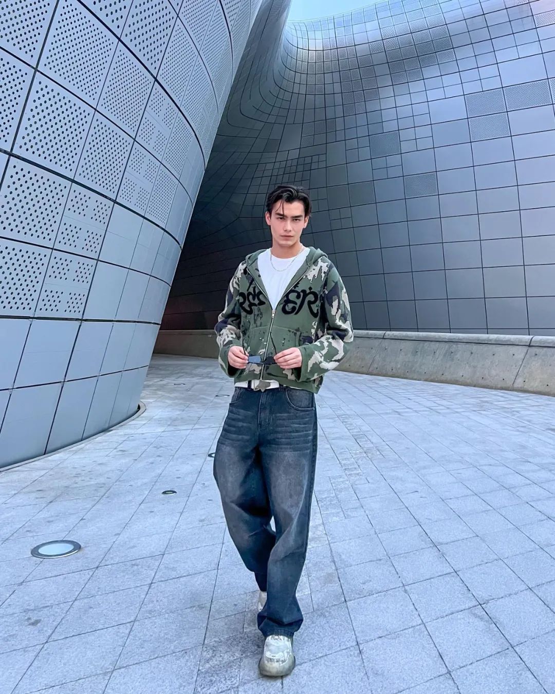 Japanese-American mixed-race male model Shimizu Musashi Takezo Shimizu ...