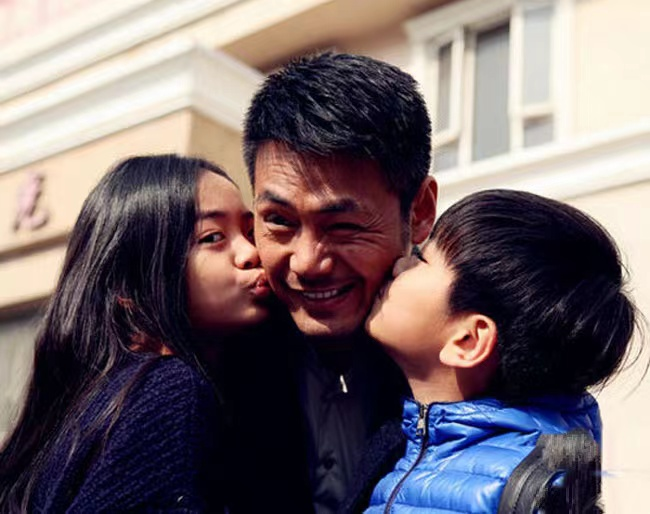 Shao Bing's wife Zhang Pei: Giving up her career for the family - iNEWS