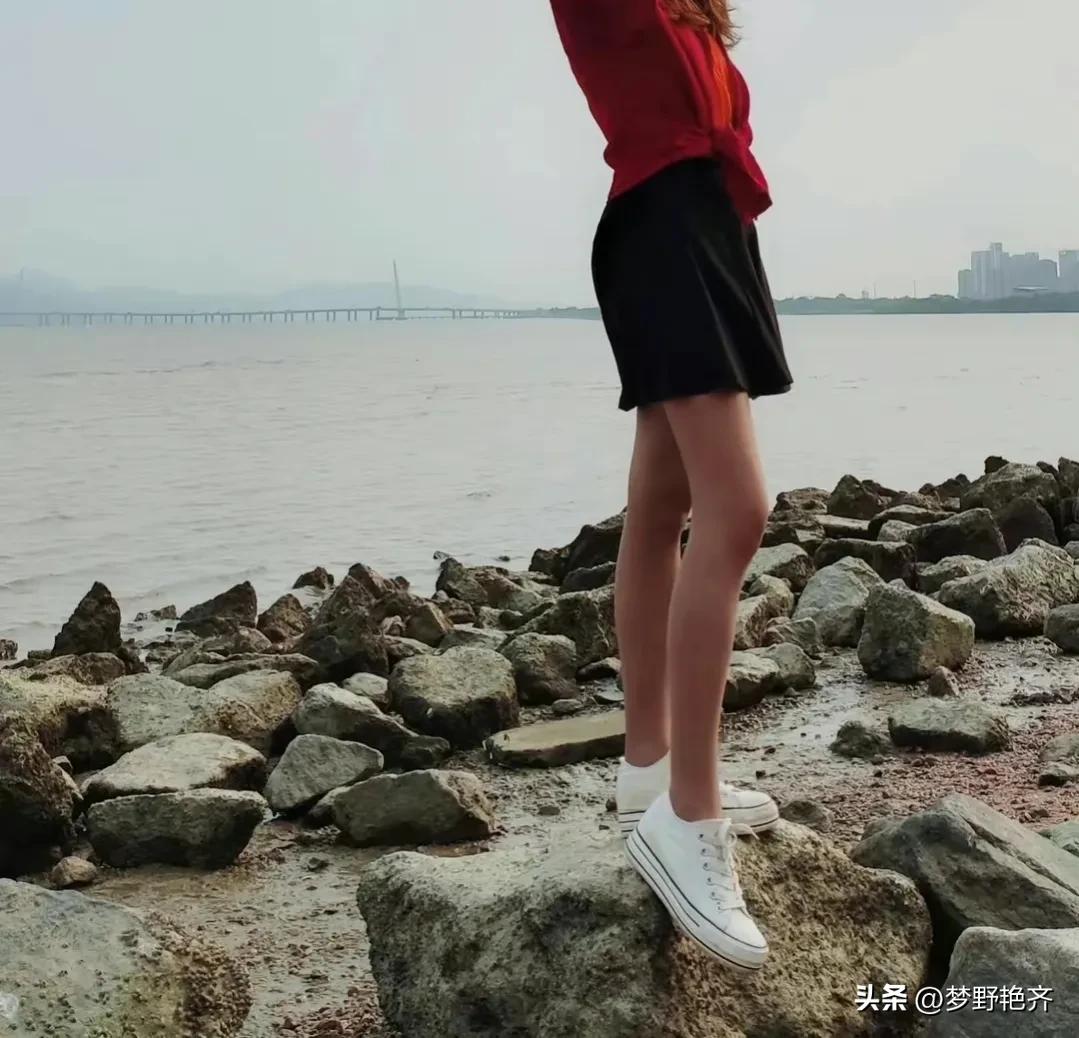 The confrontation between Sima Nan and Zhou Yanni of Hunan Satellite TV ...