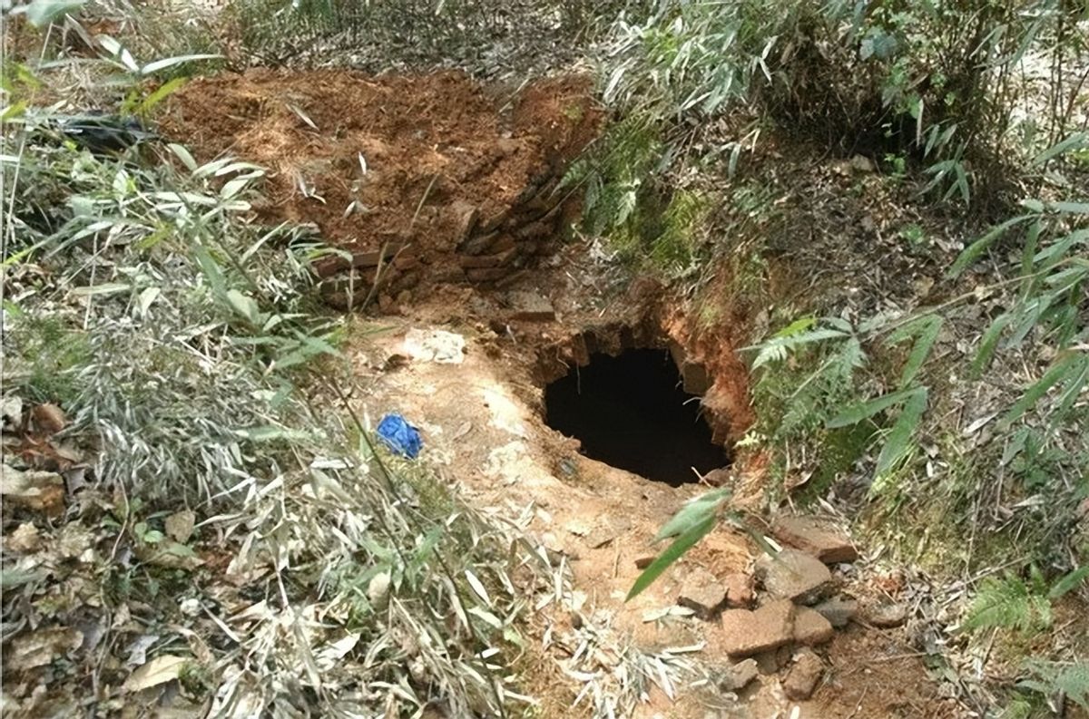 Liu Wencai's tomb is known as the "Lone Tiger Hanging Seal". The tomb ...