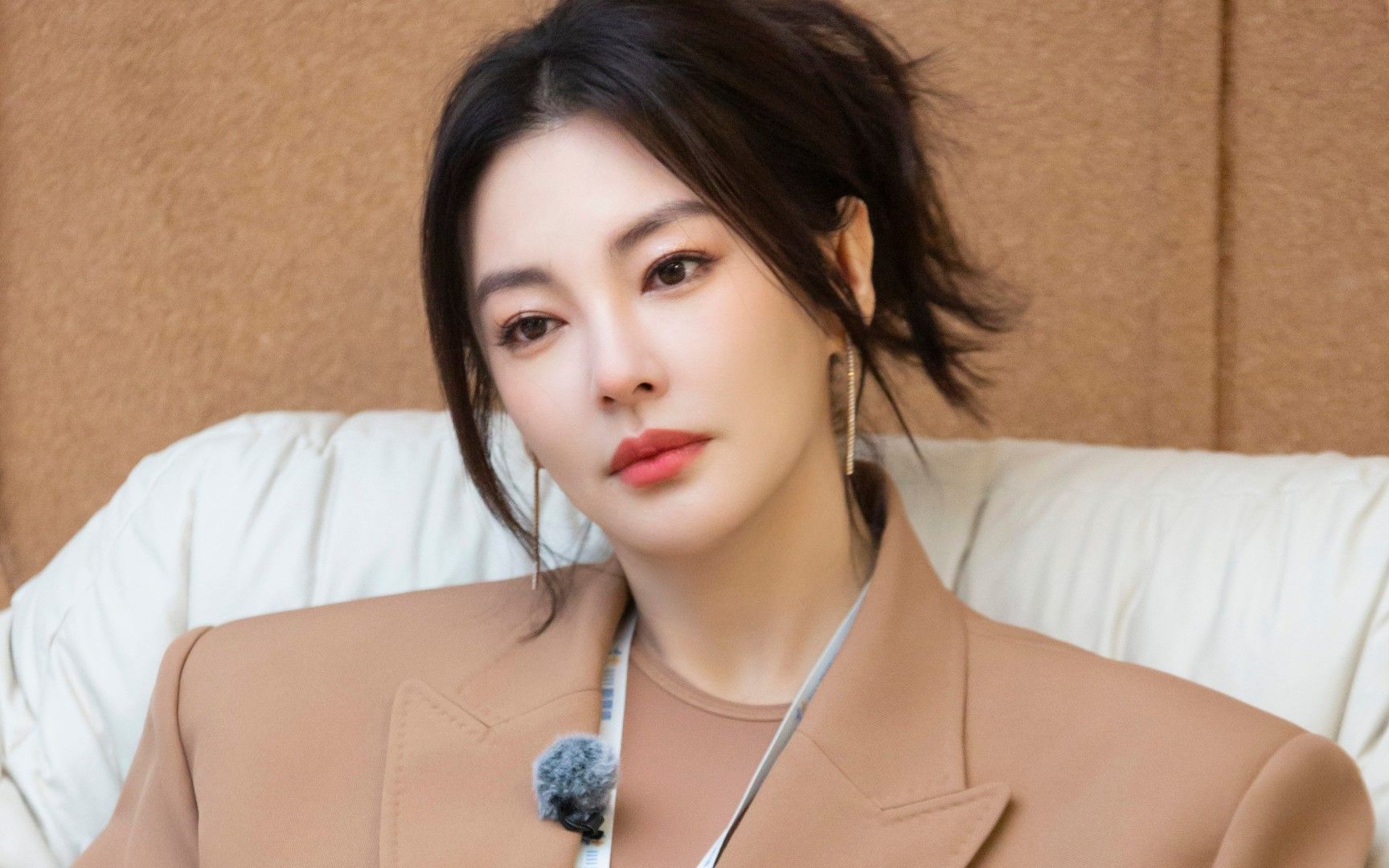 Zhang Yuqi is right, there is no need to apologize! We should reflect on ourselves - iNEWS