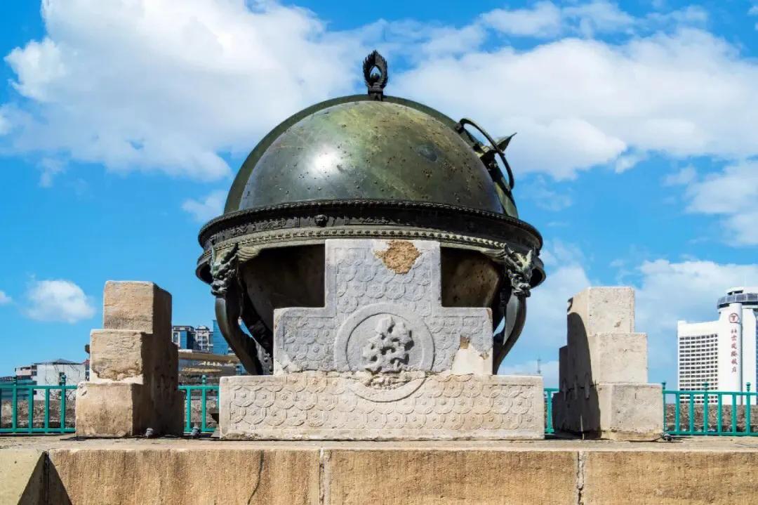 The Eight-Power Allied Forces occupied the capital, carved up the ...