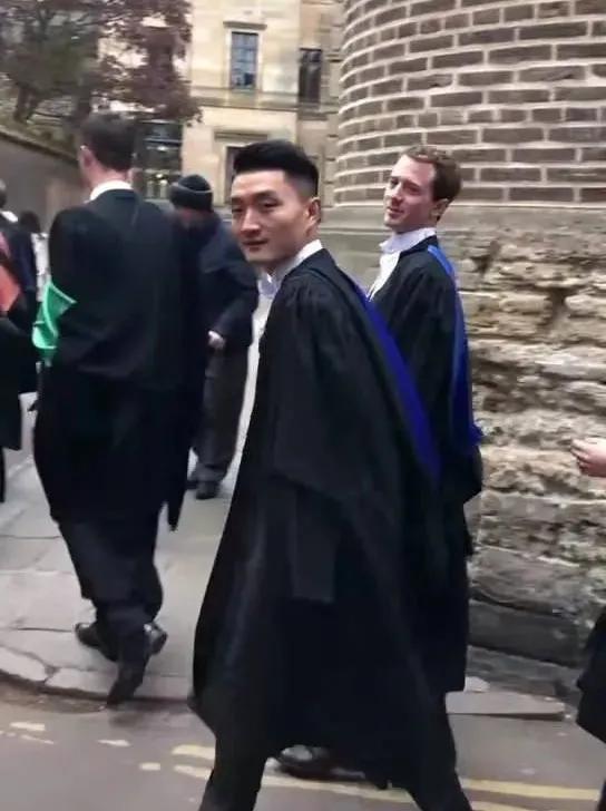 Douyin "armless boy" is on fire: his story is more exciting than the ...