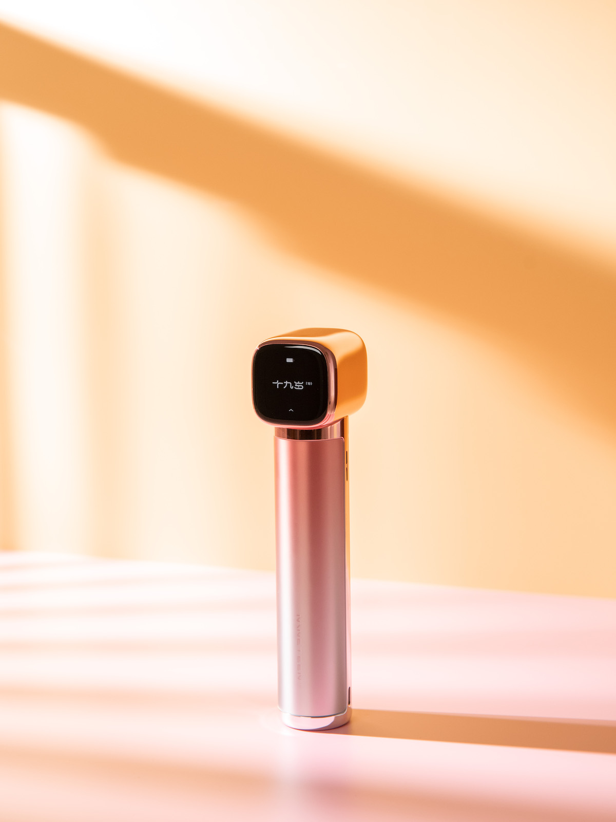 Nineteen-year-old collagen hammer radio frequency beauty instrument ...