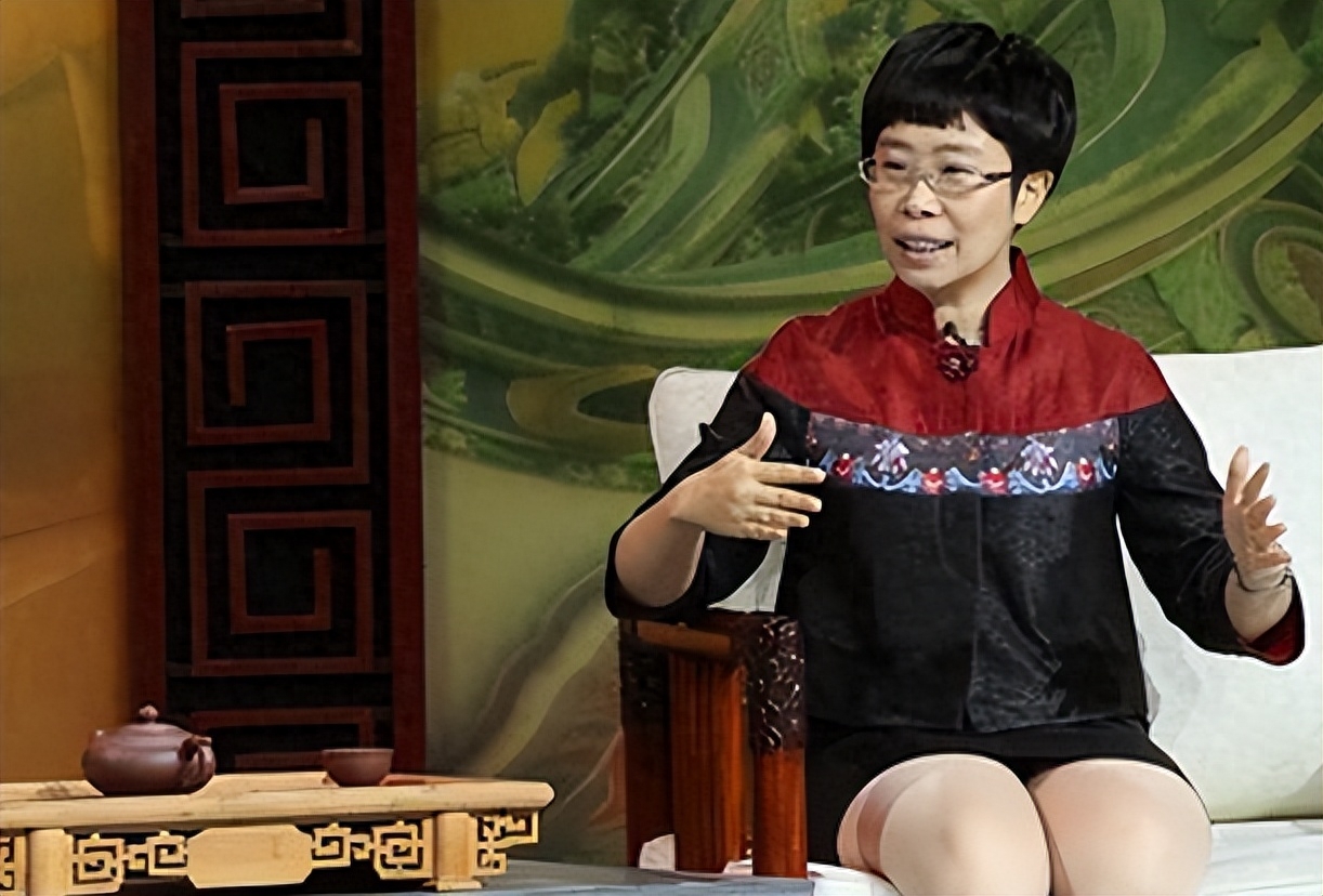 Meng Man, a talented woman from Peking University, is 48 years old and ...