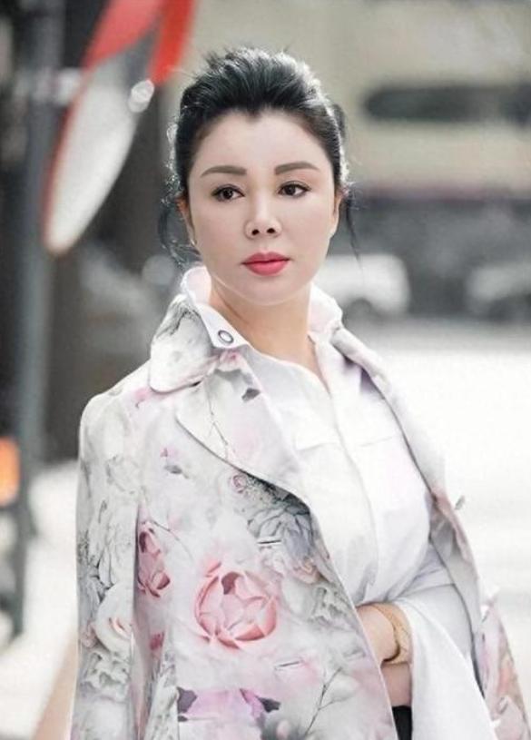 Reborn under the shadow of domestic violence, how does Yu Xiaohui ...