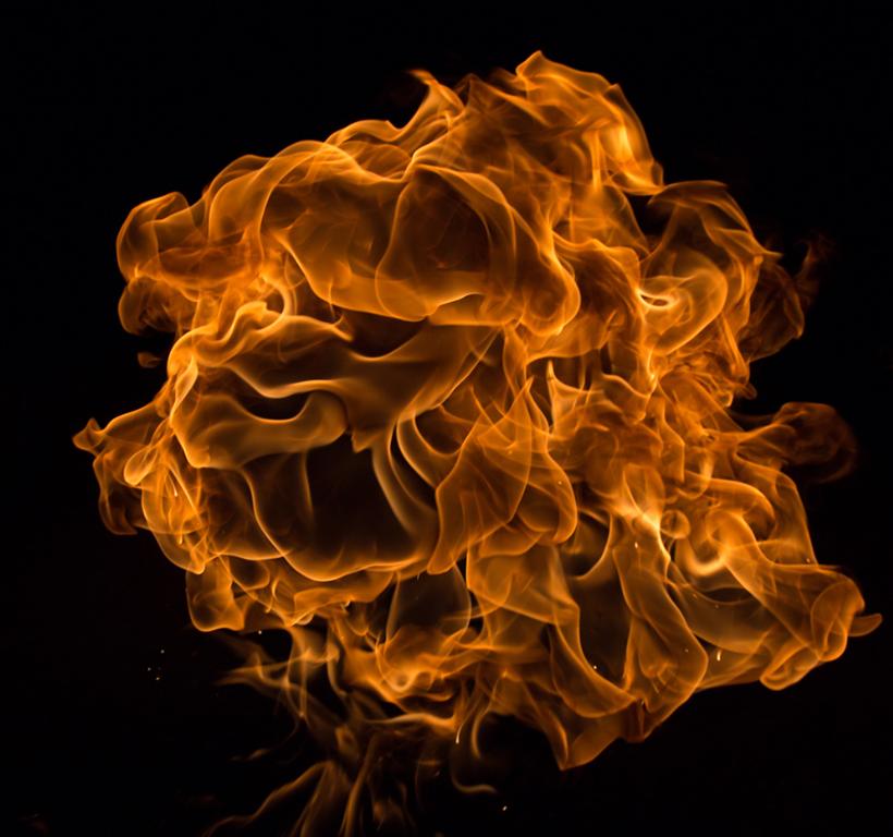 Why are the flames different colors? The science behind the flame! - iNEWS