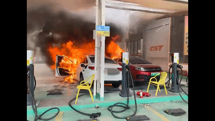 Burned 3000 cars last year!Spontaneous combustion of electric vehicles ...