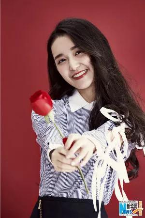 Jiang Yiyi's photo wallpaper - iNEWS