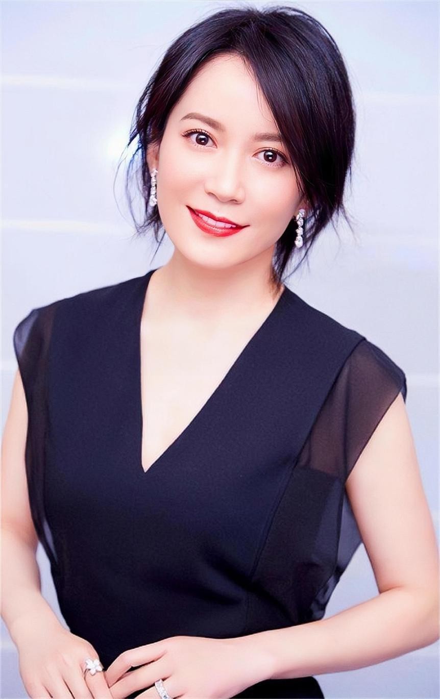 Faye Yu: At 52 years old, the charm still exists, there is no shortage ...