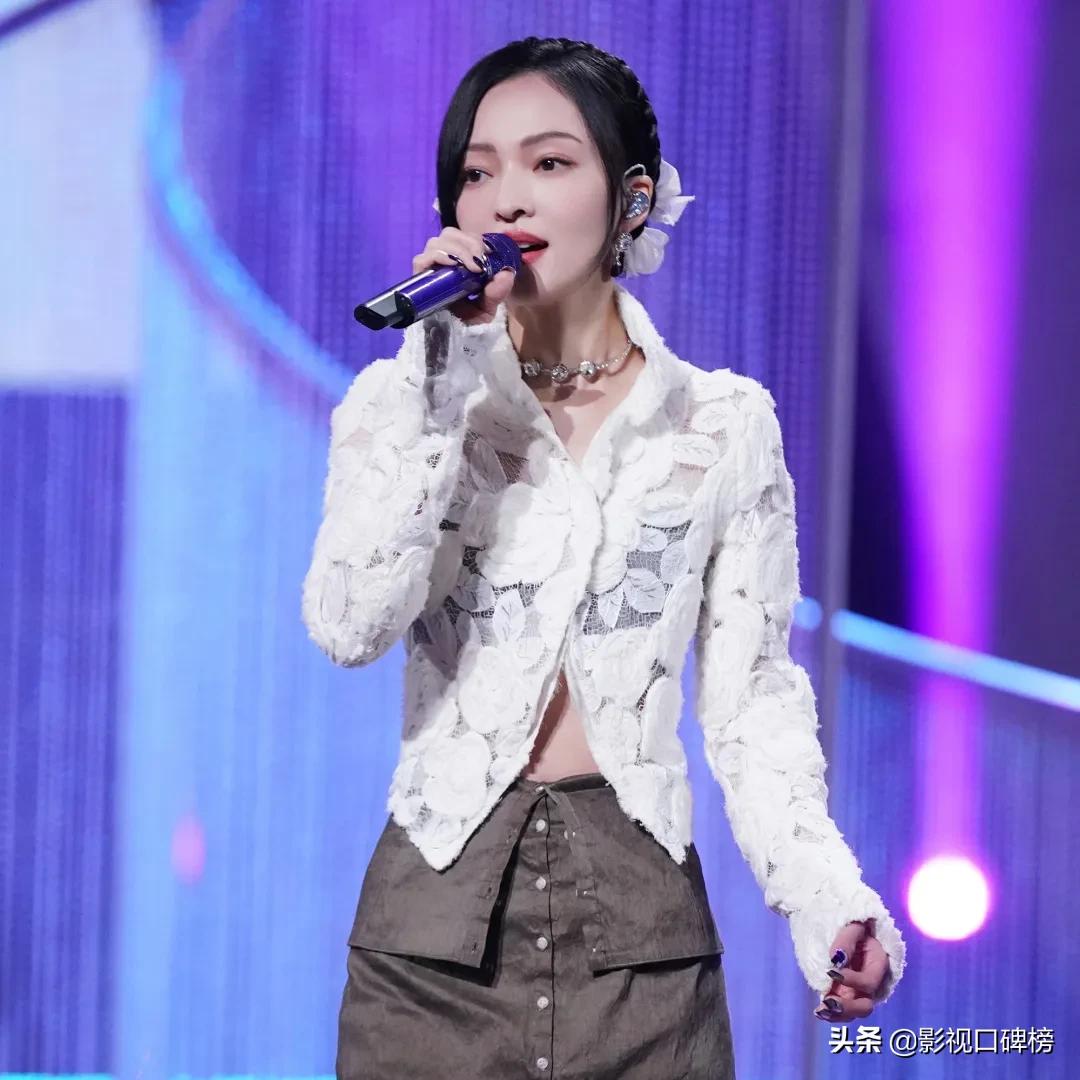 Also a famous director, Yan Min of "Extreme Challenge" has a new trick ...