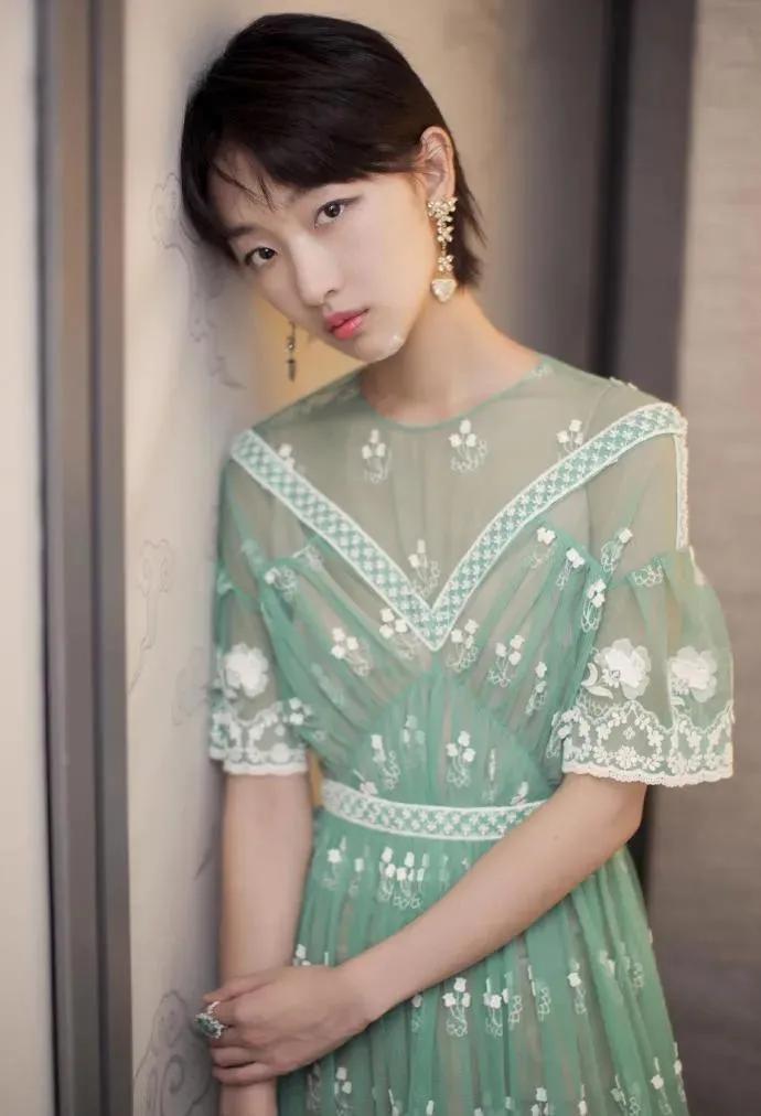 Photos of Zhou Dongyu - iNEWS