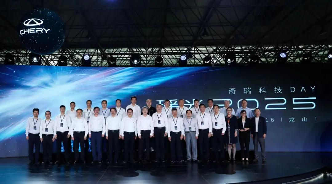 Liu Yan: Behind Yin Tongyue's two "guilt feelings" are the sea water ...