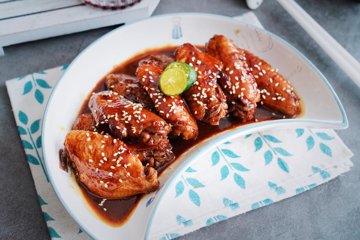 Coca-Cola Chicken Wings are delicious enough to suck your fingers ...
