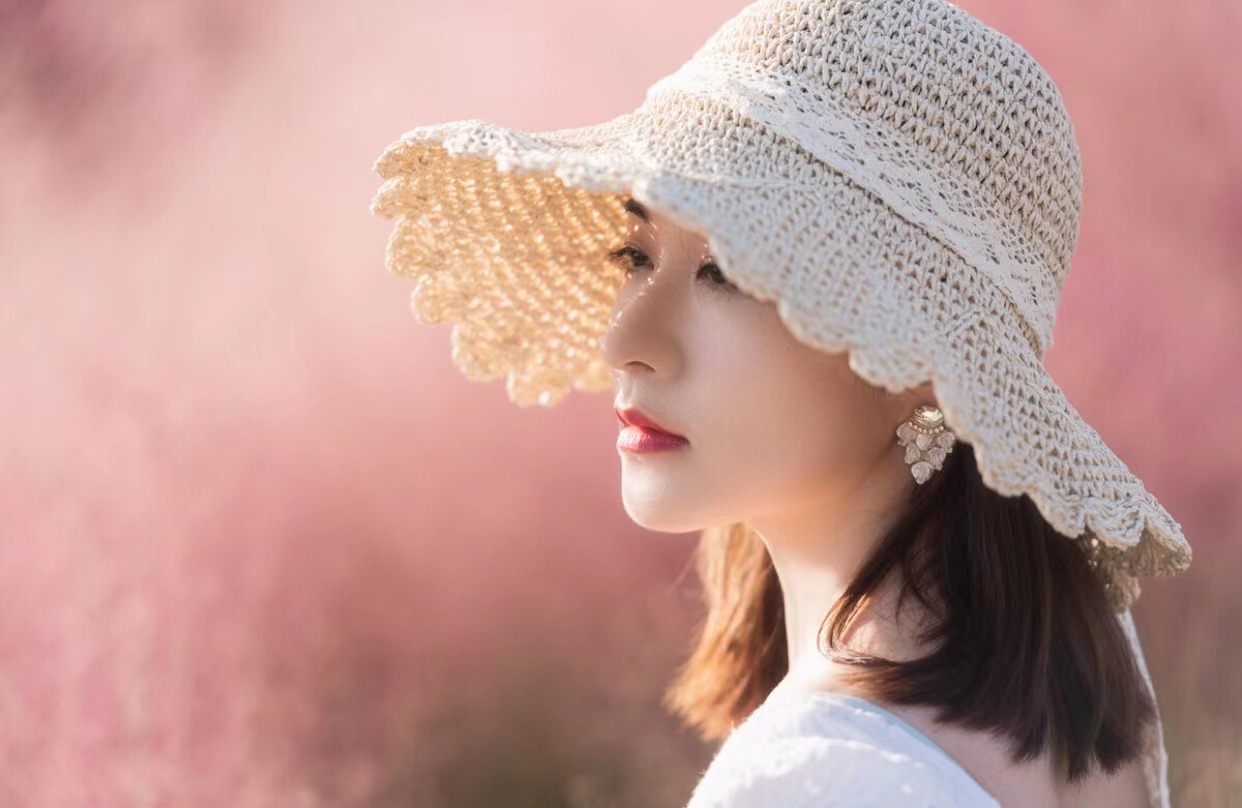 It's another year's Fendai season, beautiful and beautiful Fendai portraits, this is the right ...