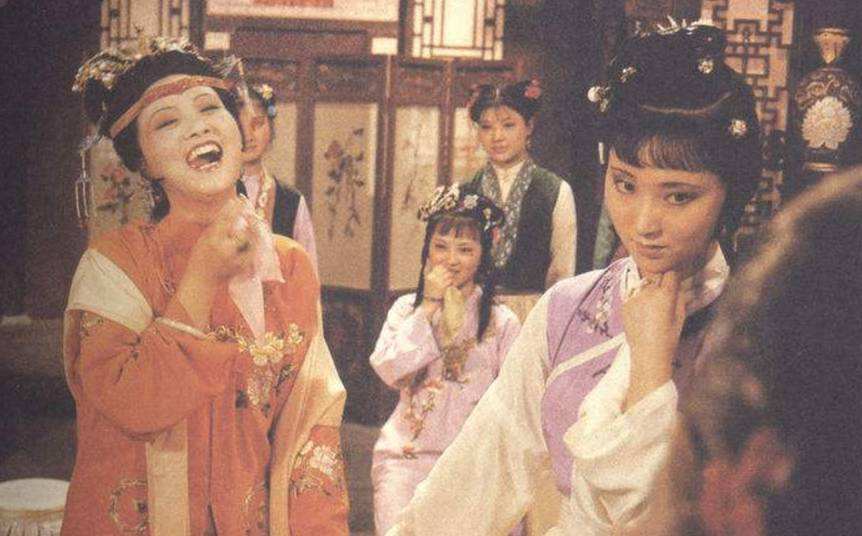 The women's birth triangle hinders the husband and the son, laughs ...