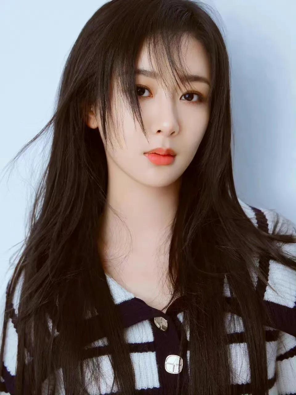 Yang Zi, 30th birthday, Jiang Xin acted unexpectedly - iNEWS