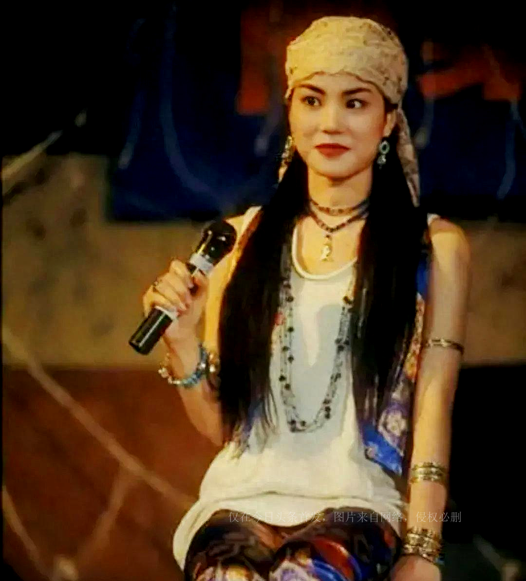 Liang Long: An account of his love affair with Queen Faye Wong, a ...