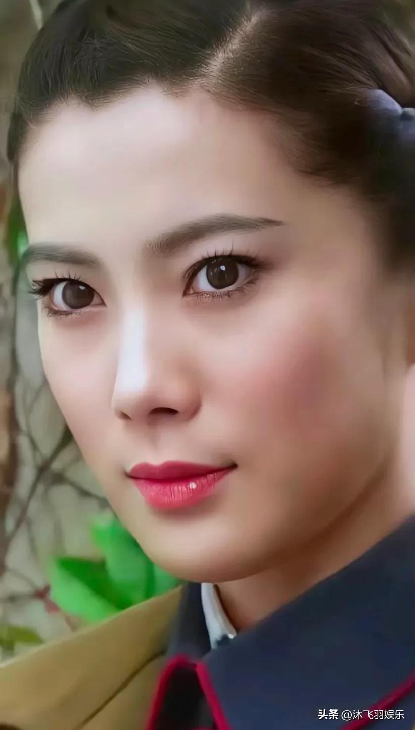 Wang Ke: The female army played by Wang Ke is great!like!A flower in ...