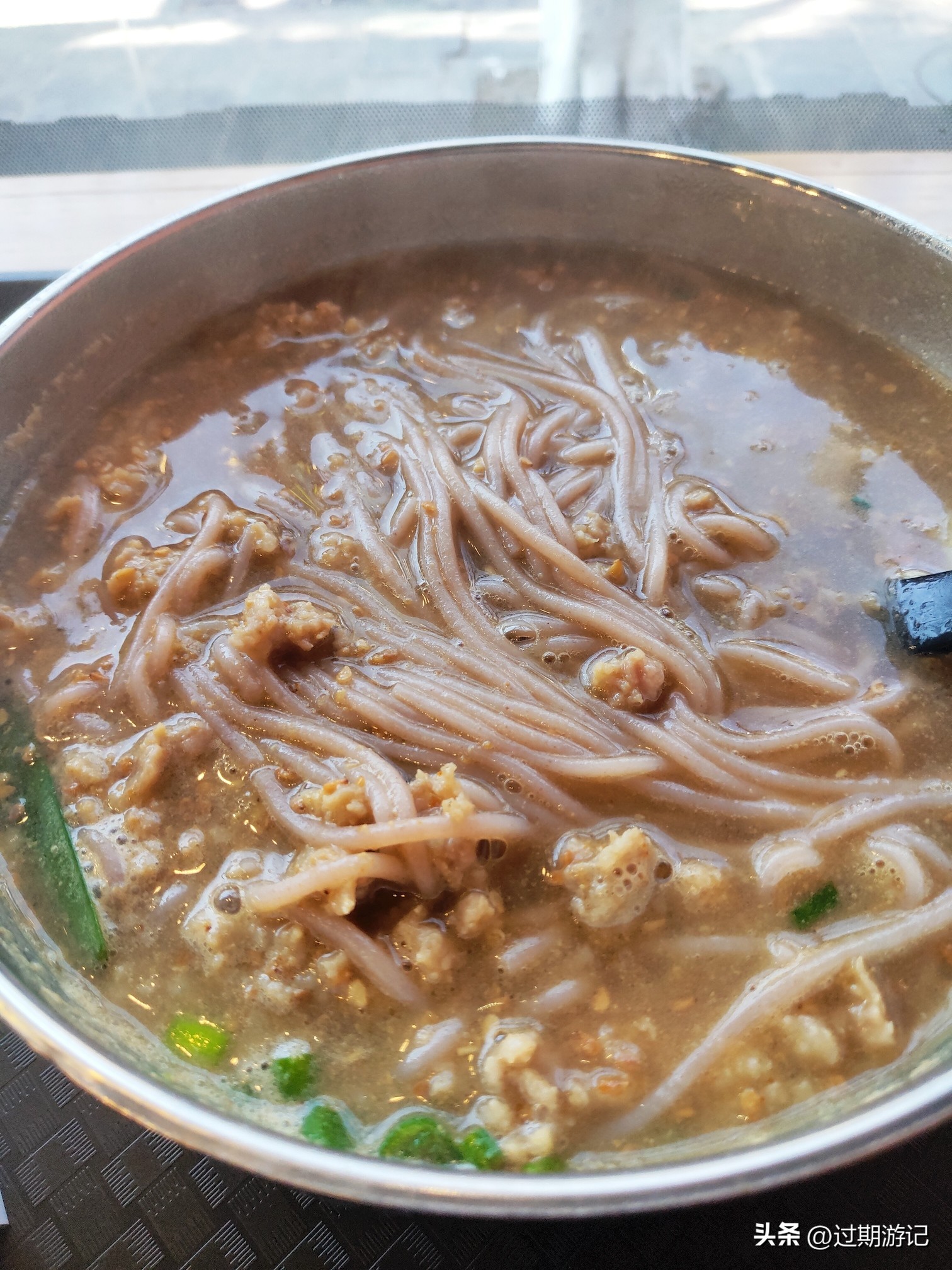 Take a walk in the ancient city of Dali, taste red rice vinegar and ...