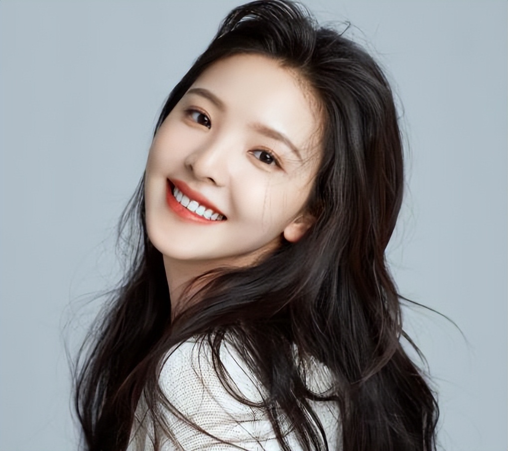 What is actor Zhang Ruonan's English name? - iNEWS