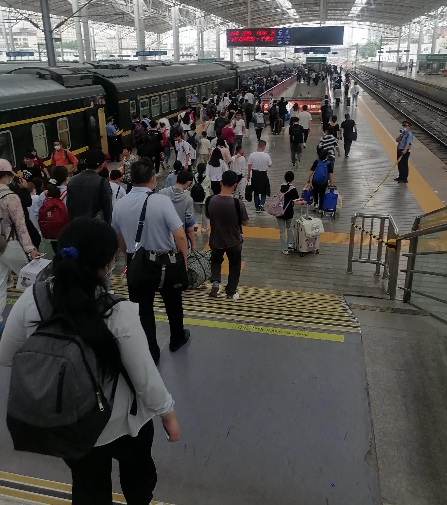 23 years of green leather train? How is it different from 10 years ago ...