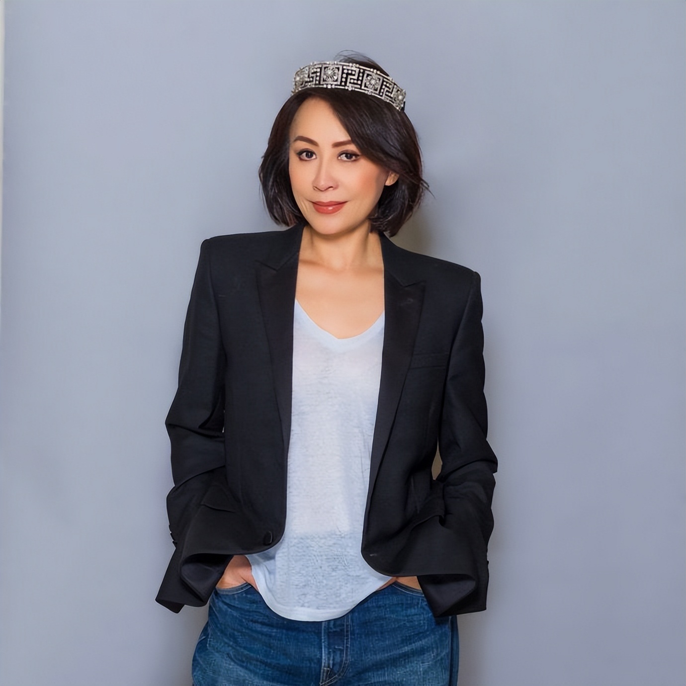 Lin Qingxia, Carina Lau, and He Chaoqiong lent the Cartier Crown ...