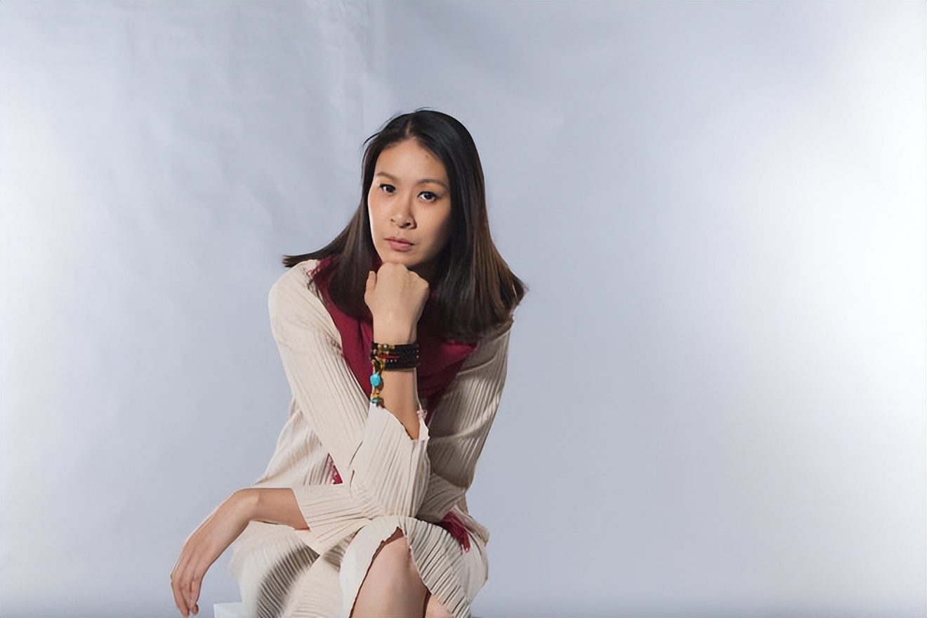 A recent photo of the glass beauty Zhao Ruirui was exposed. She still ...