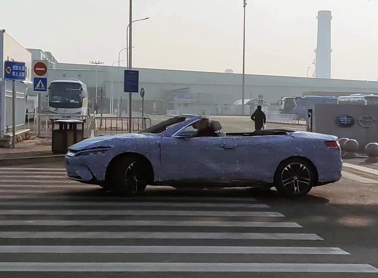 BYD Han convertible version of the real car exposed, with two-door soft ...