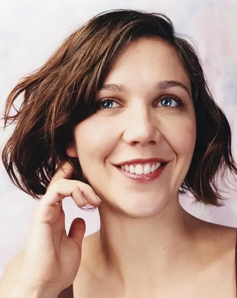 Maggie Gyllenhaal is the new queen of workplace romance? Watch the ...