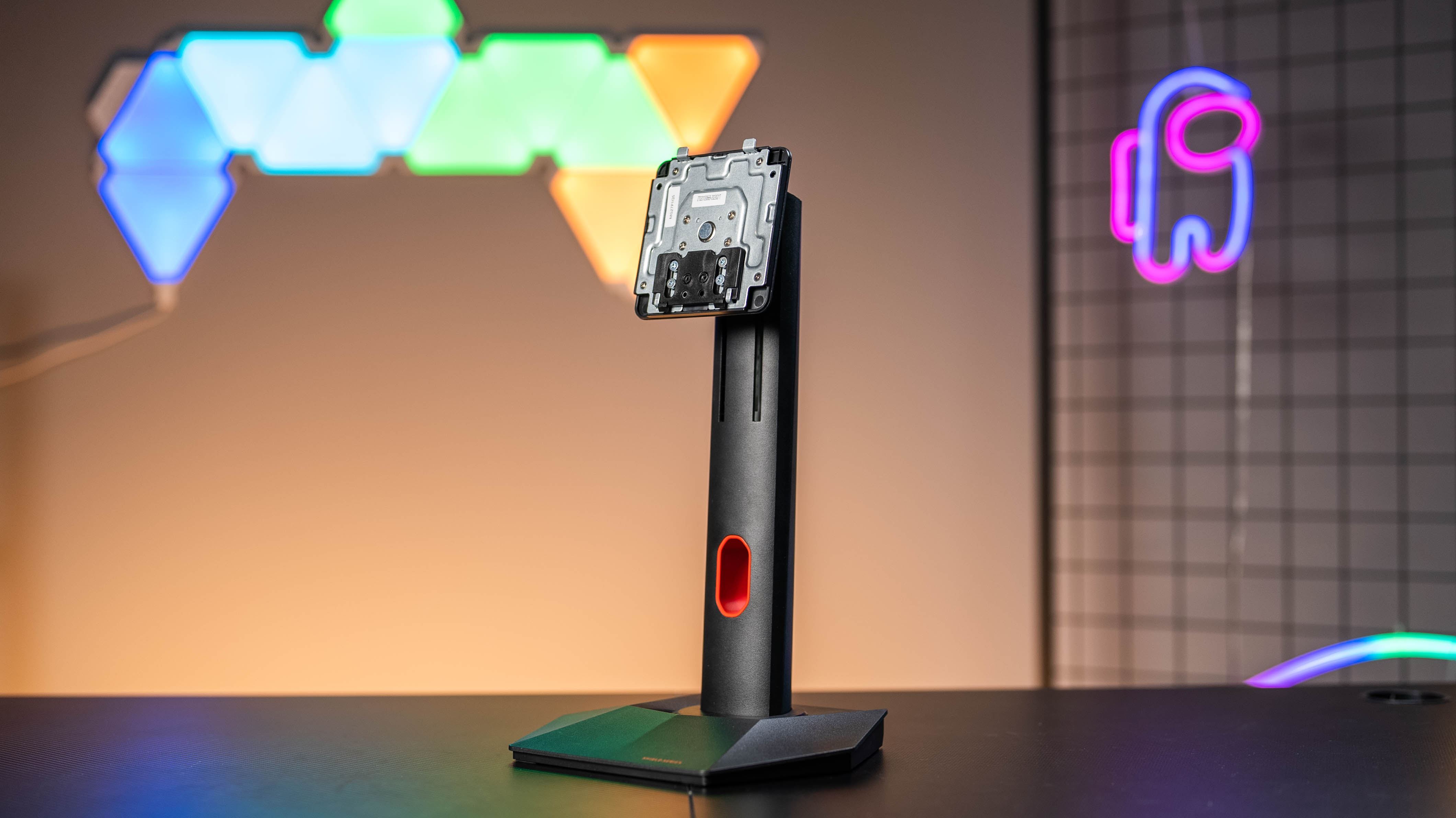 Cost performance or original belief? HKC Aegis Display MG27Q vs. LG ...