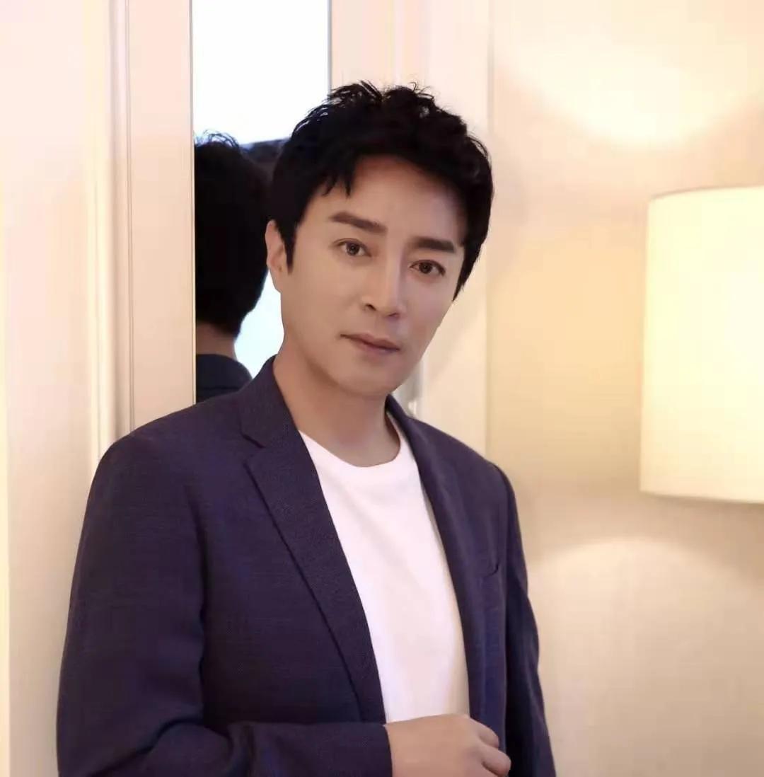 "Heroic Professional" He Zhonghua: 36 years of debut with zero scandals ...