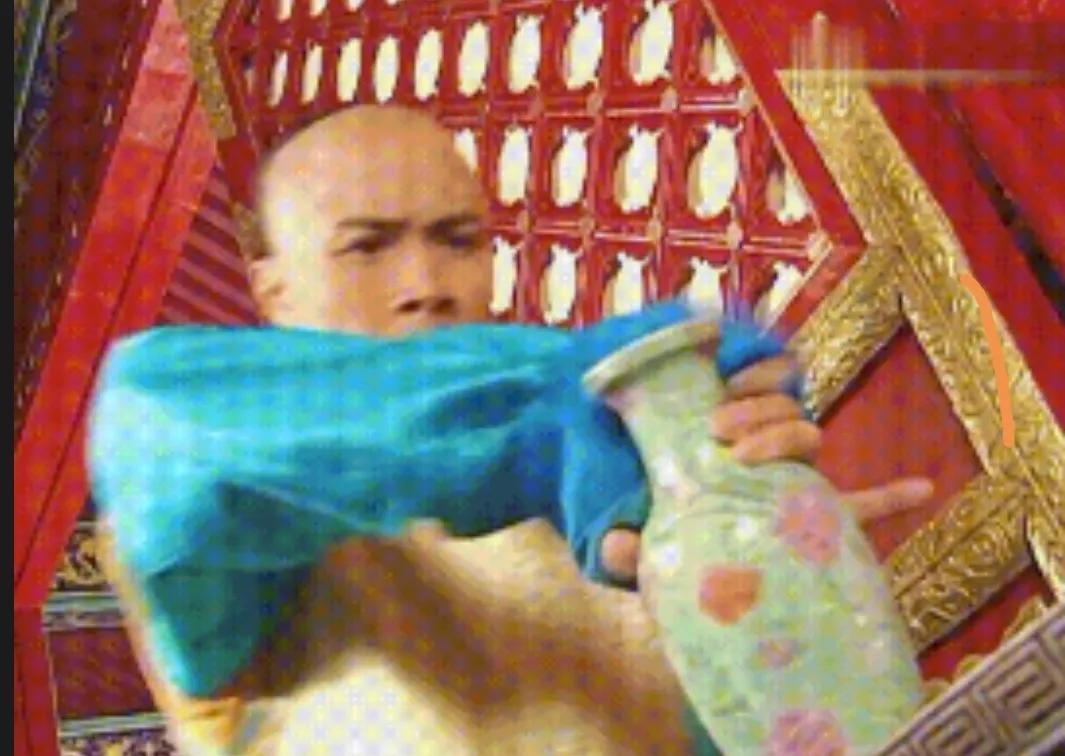 This detail in the third part of "Han Zhu Gege" is so chilling on the ...