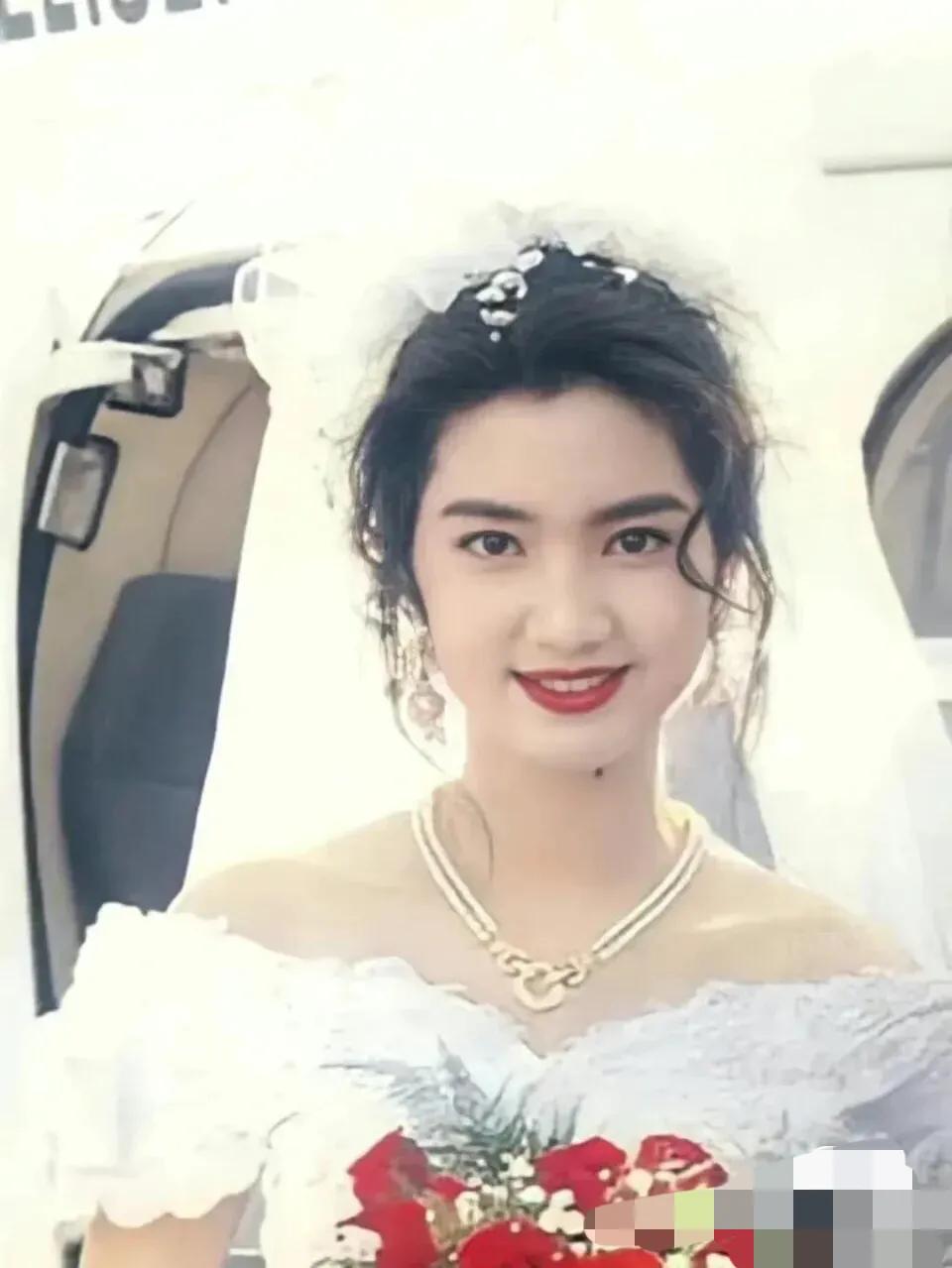 Actress retro wedding dress: Hong Xin is the most beautiful, Song Zuer ...