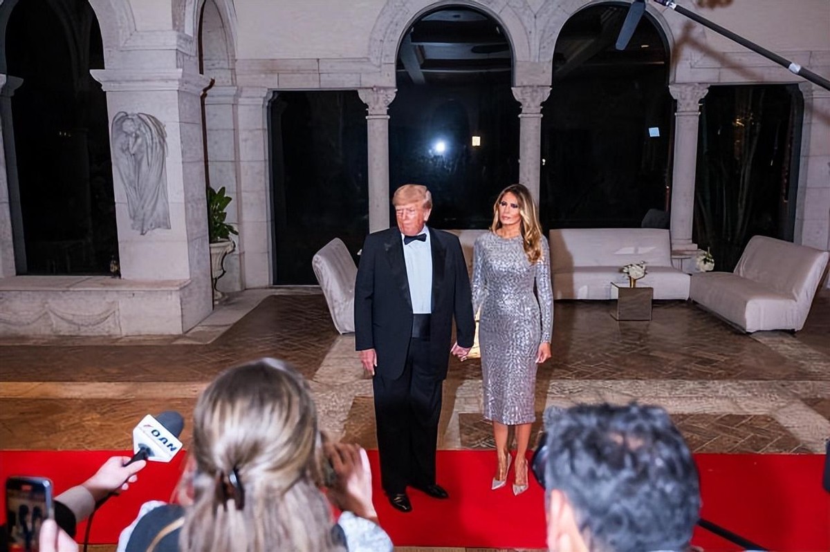 53-year-old Melania has a small belly, Ivanka gave birth to 3 children ...