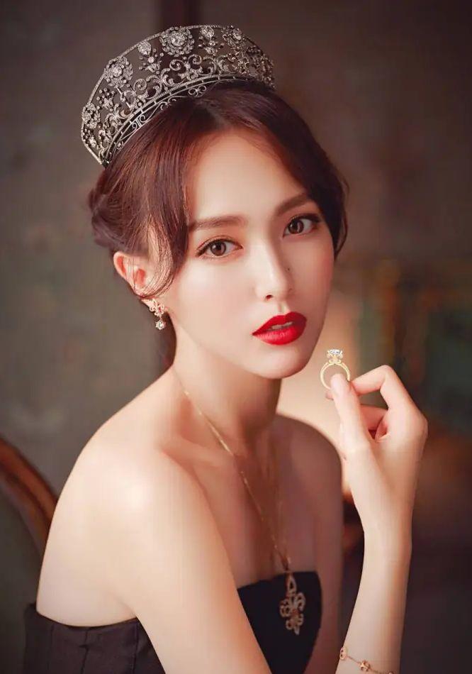 If Tang Yan hadn't abandoned me, I wouldn't have married the mediocre Luo Jin. - iNEWS