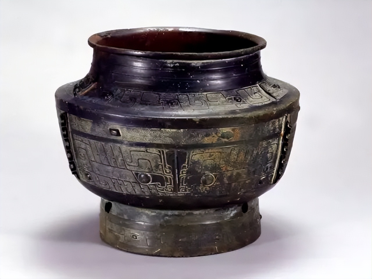 Mysterious patterns on ancient Chinese bronzes - iNEWS