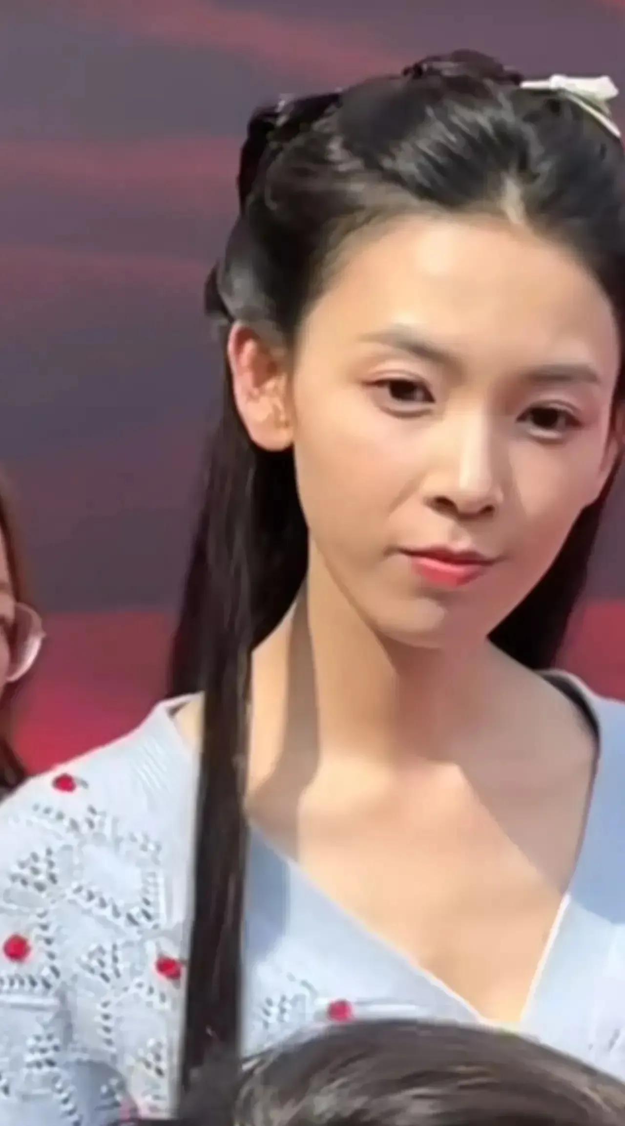 Yue Qiluo and Chen Yao's face are deformed, and a mouth of porcelain ...