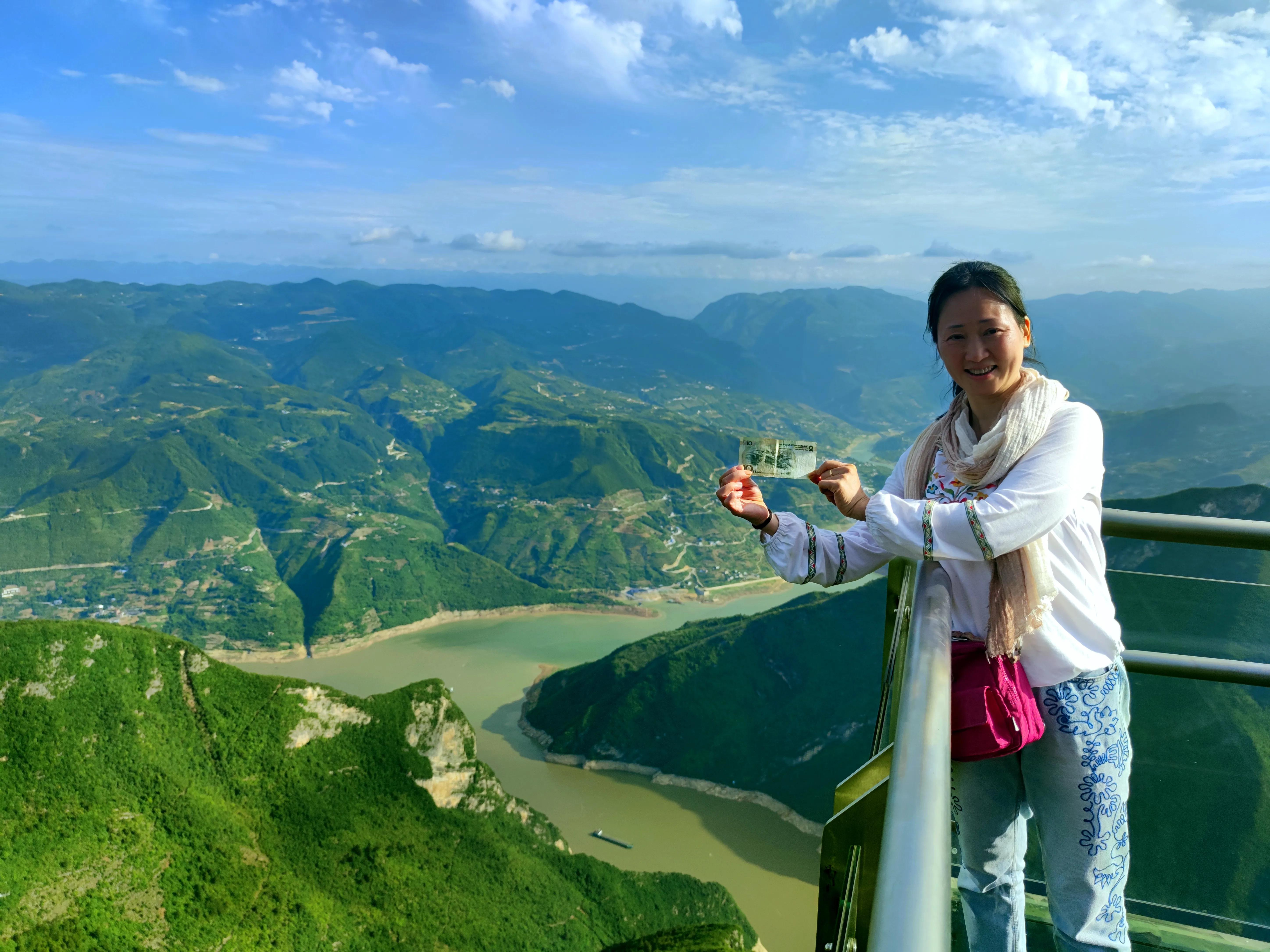 Lanying Grand Canyon (5) Top of Three Gorges - iNEWS