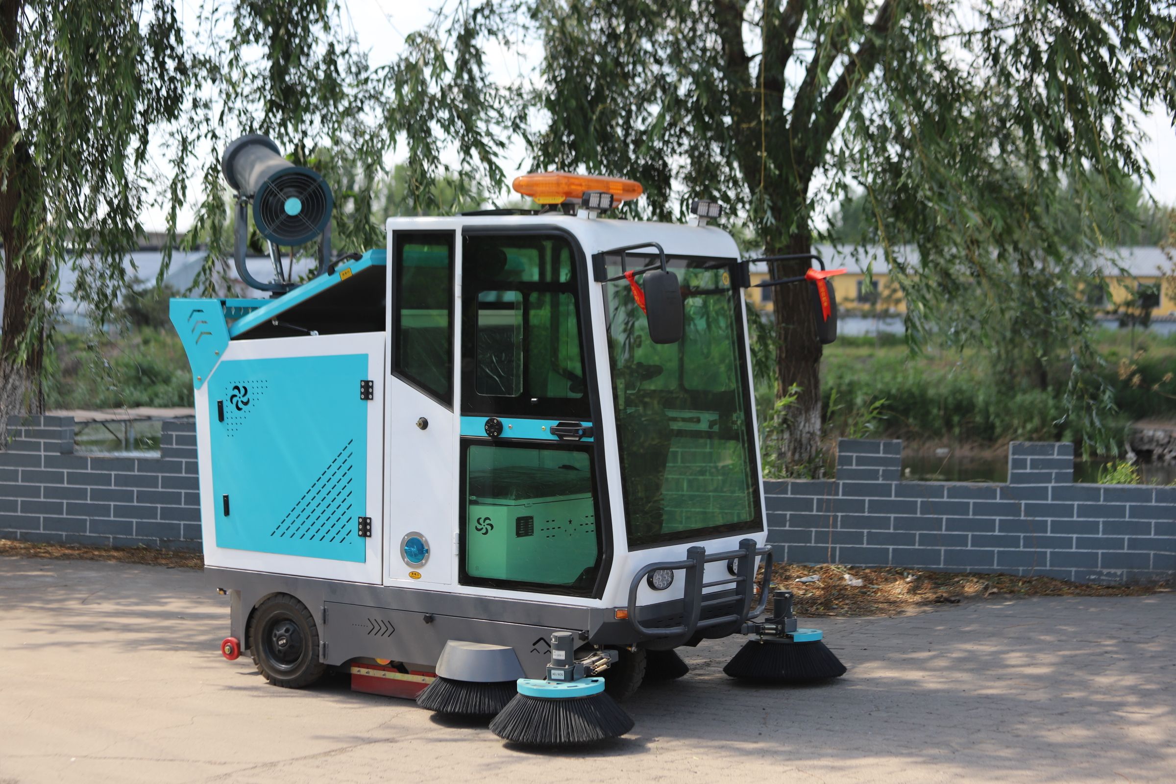 The industrial automatic sweeper has many functions and can meet the ...